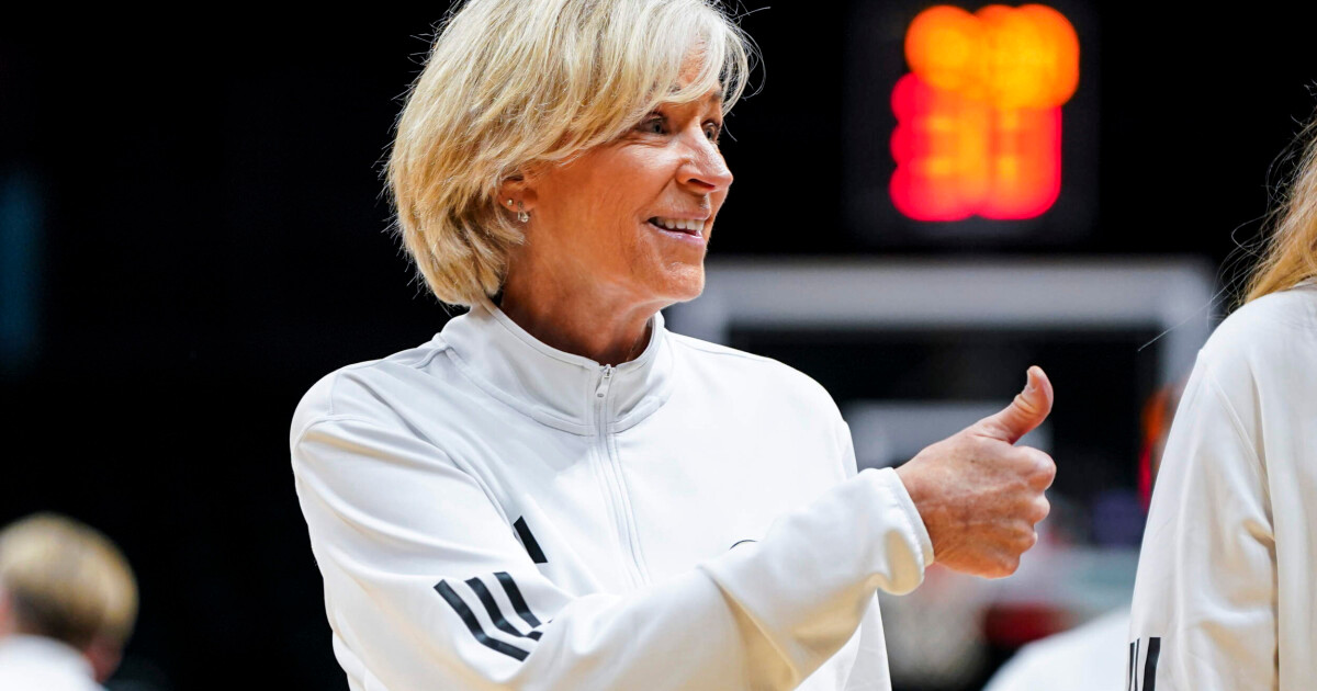 Fortner Signs Three-Year Contract Extension – Women's Basketball ...