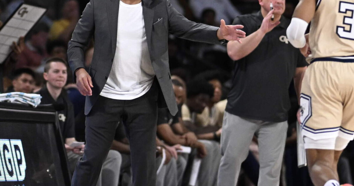 Stoudamire Among Finalists for Ben Jobe Award – Men's Basketball ...