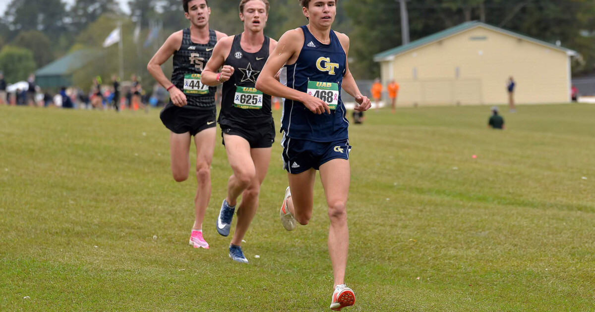PHOTOS: Distance Runner Andrew Kent – Georgia Tech Yellow Jackets