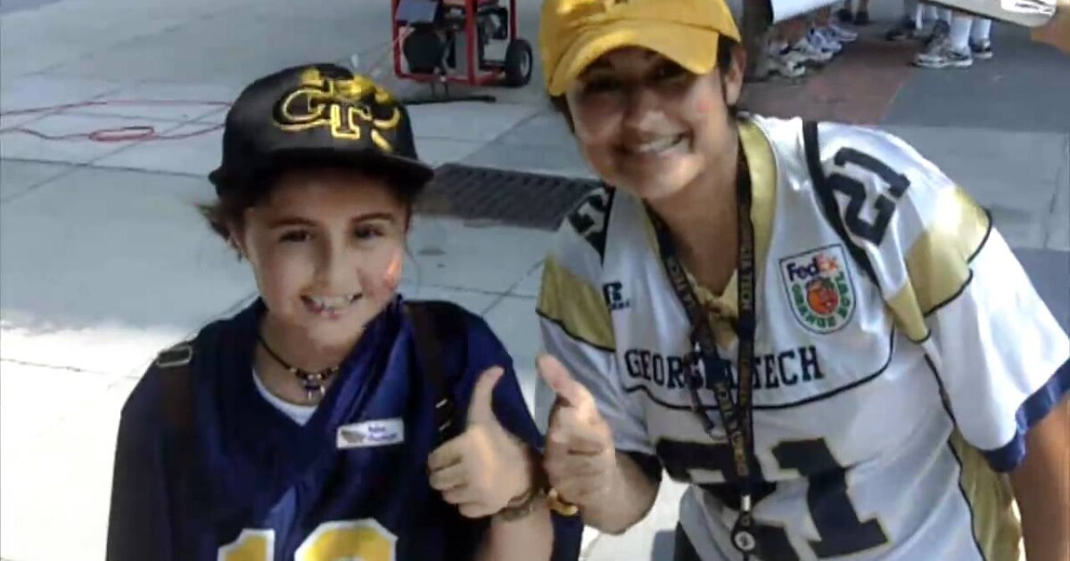 Georgia Tech Fans Say Go Jackets – Georgia Tech Yellow Jackets