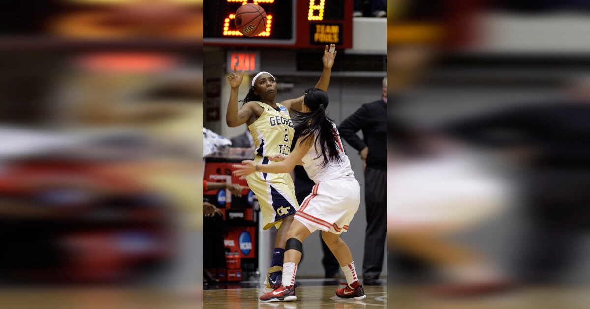 Ohio State vs Georgia Tech – AP Photo Gallery – Georgia Tech Yellow Jackets